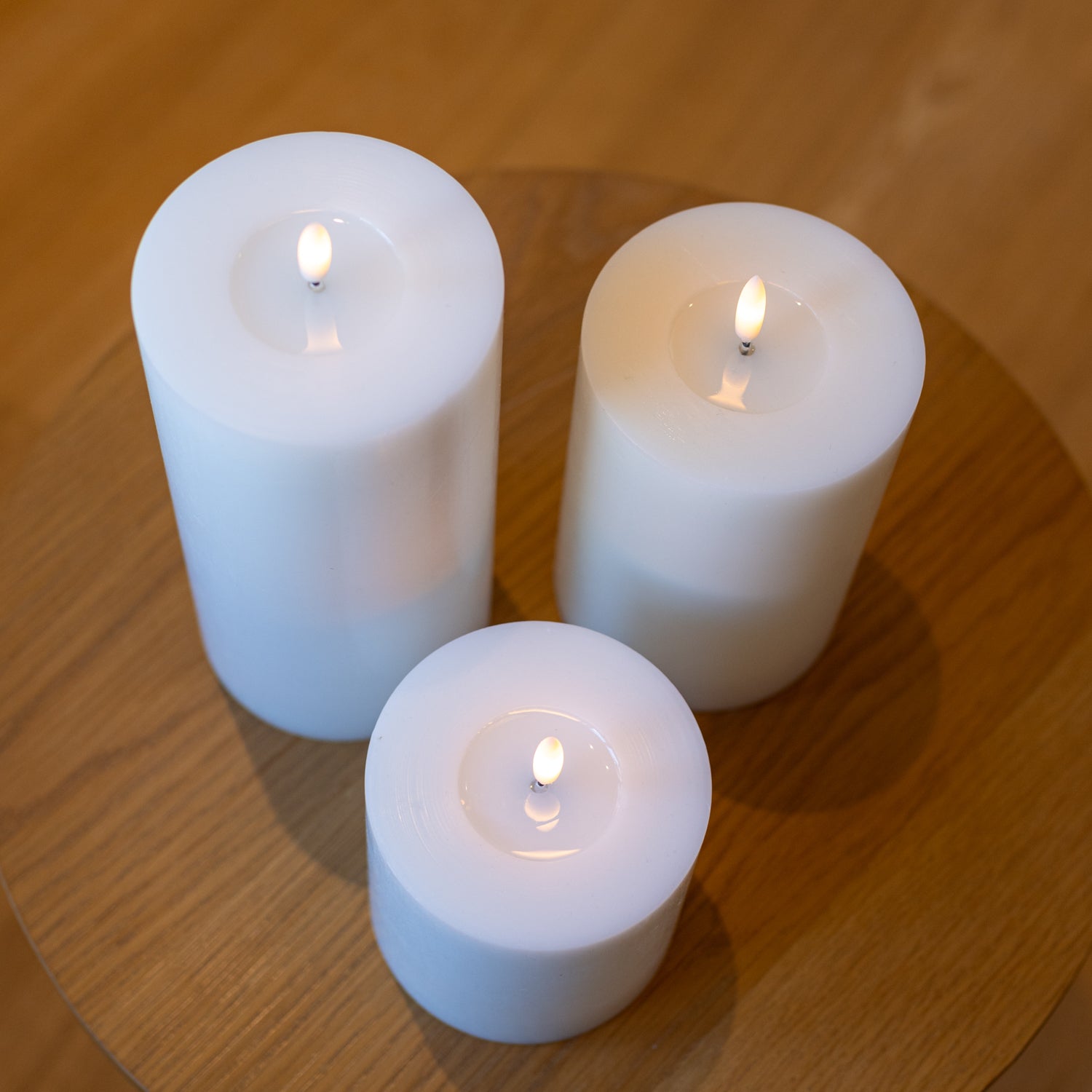 Sia LED pillar candle rechargeable. Ø 10 X 10 cm – LED-nordic.com