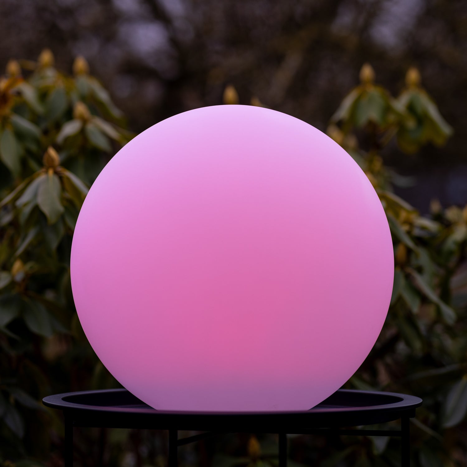 Noa LED light ball white/coloured Ø 40 cm – LED-nordic.com